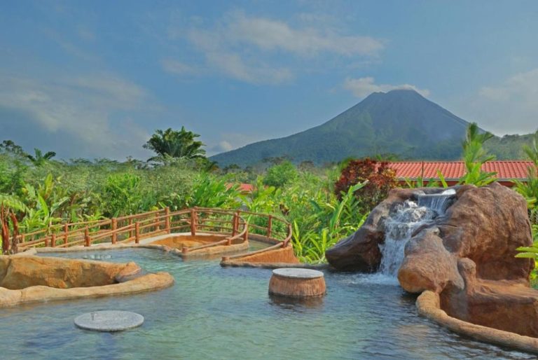 9 Arenal Hotels With Hot Springs (2025 Guide) - HotSprings.co